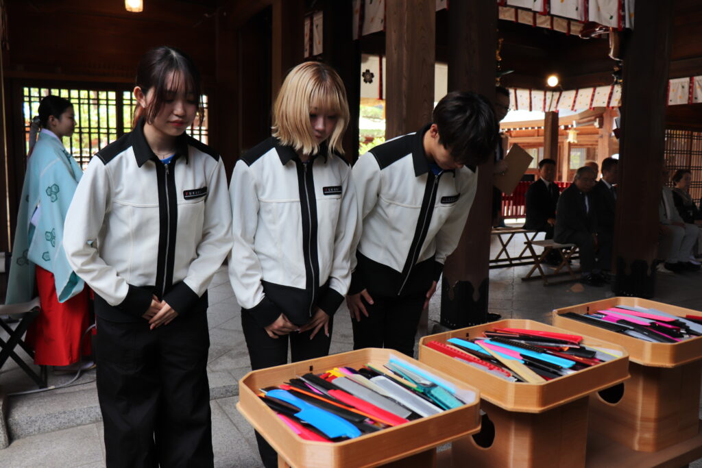 -櫛の日感謝祭- | 学校ブログ | 福岡美容専門学校（フクビ）オフィシャルサイト